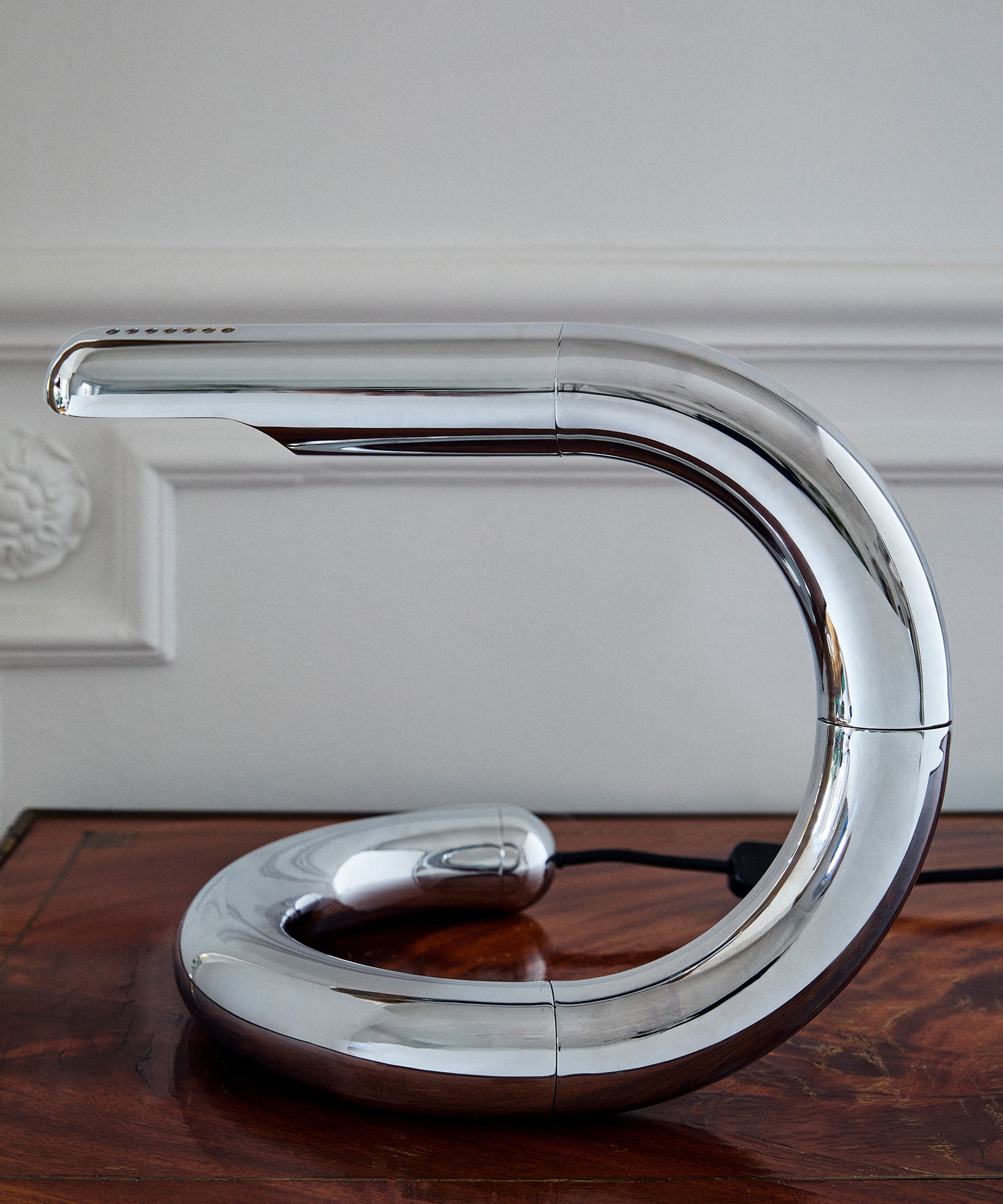 Aspide Table Lamp by Gubi | TRNK