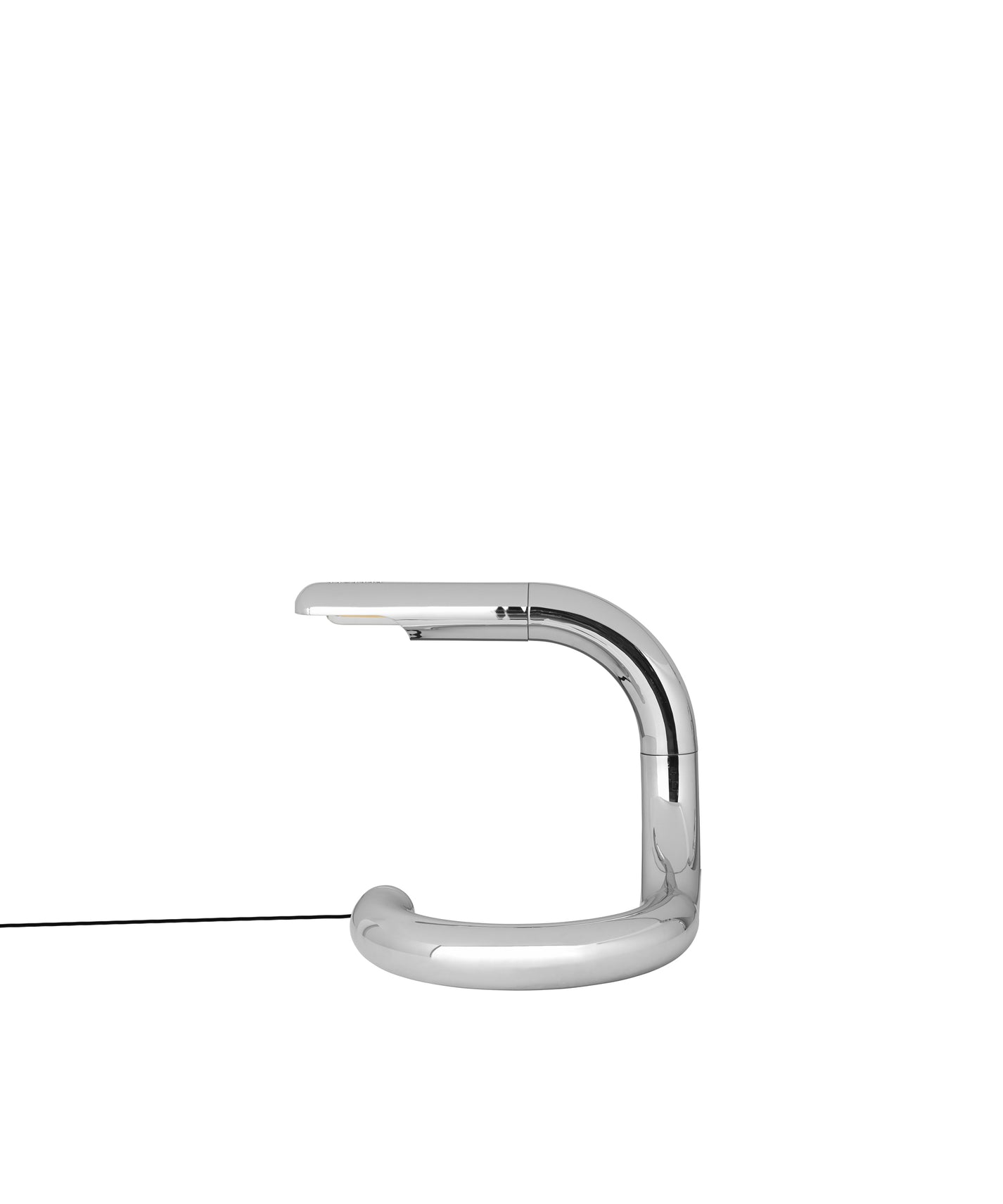 Aspide Table Lamp by Gubi | TRNK