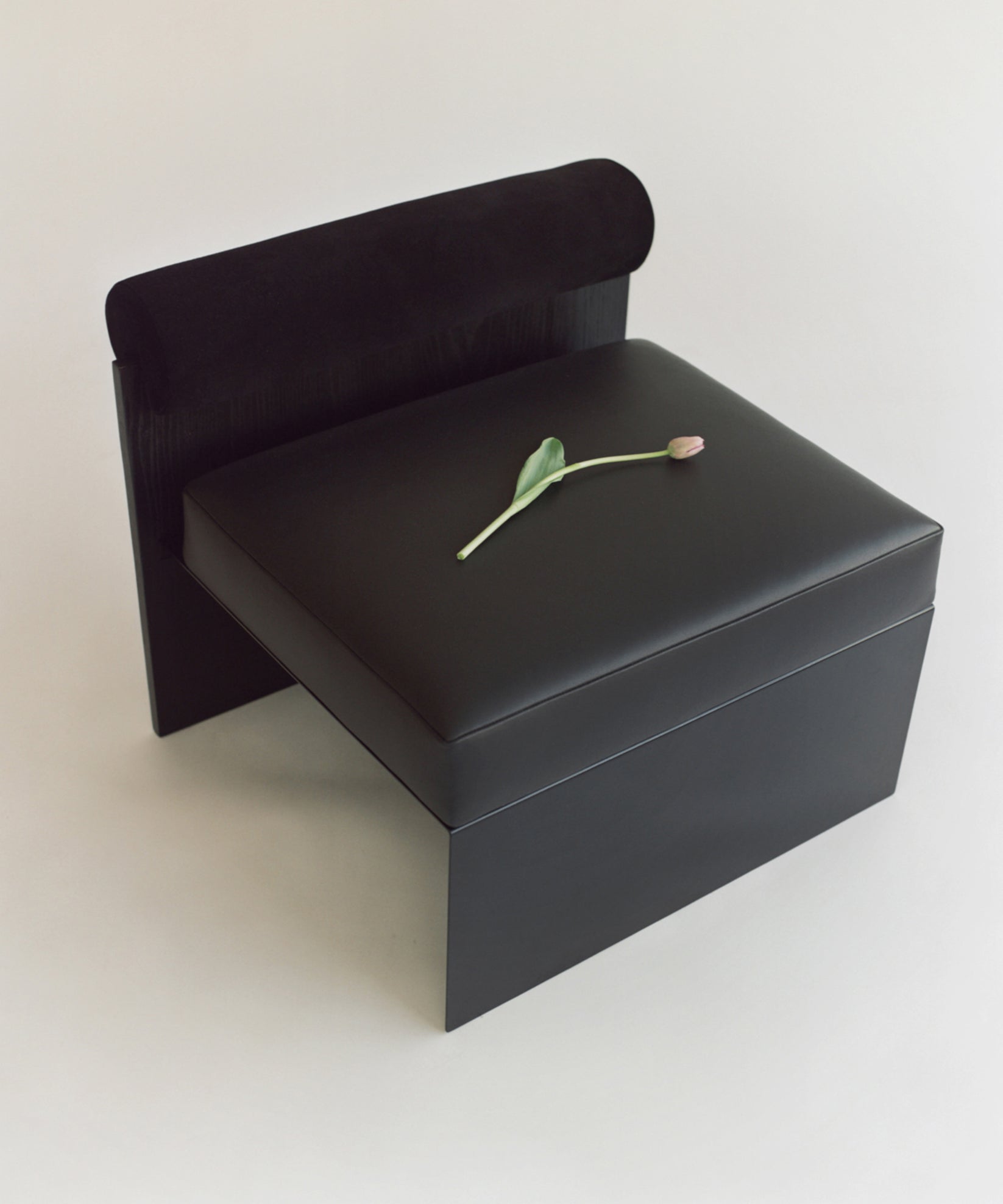 Building Blocks Lounge Chair Black | Monochromatic Seating – TRNK