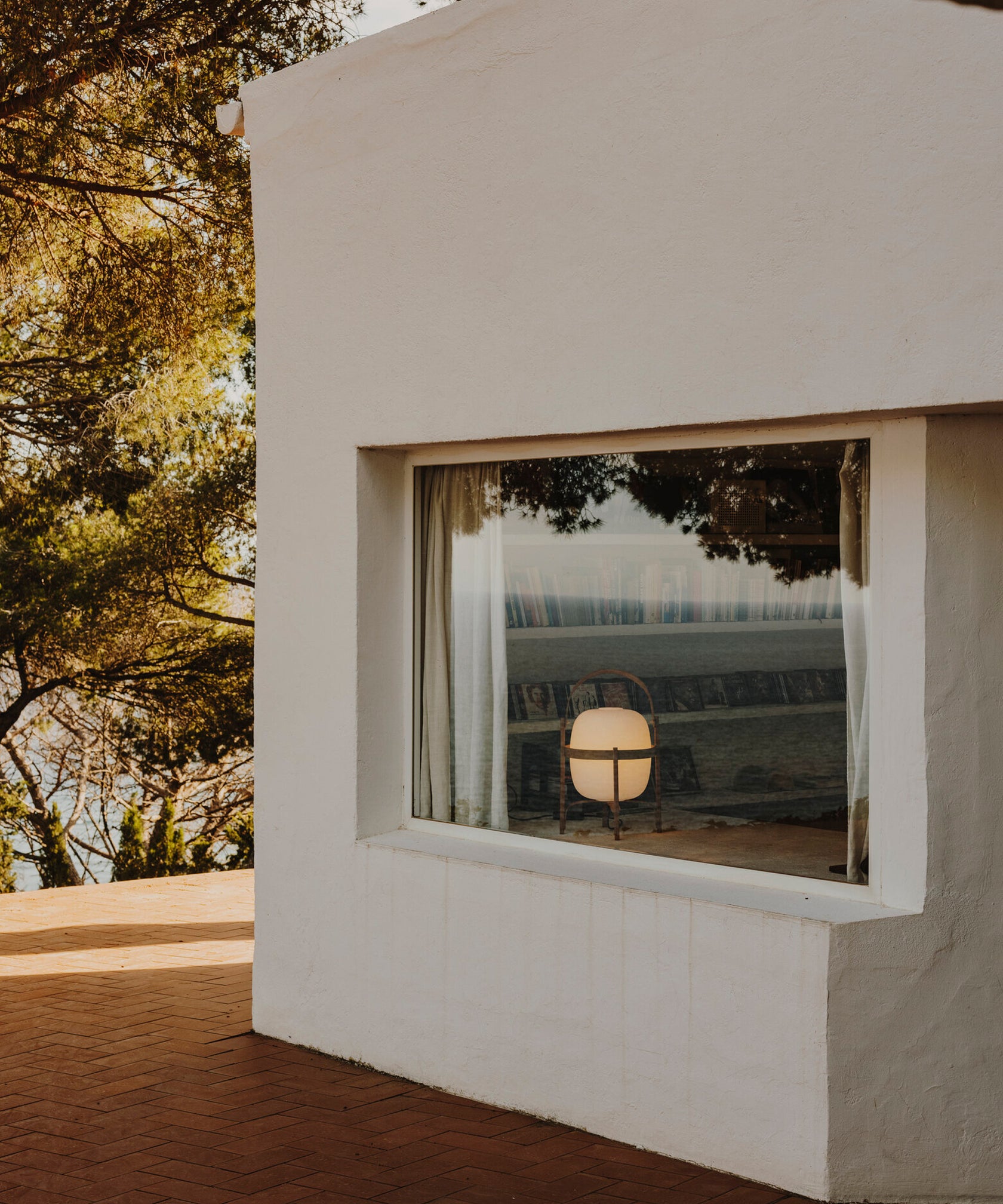 Cesta Table Lamp | Santa & Cole | Contemporary Design | TRNK