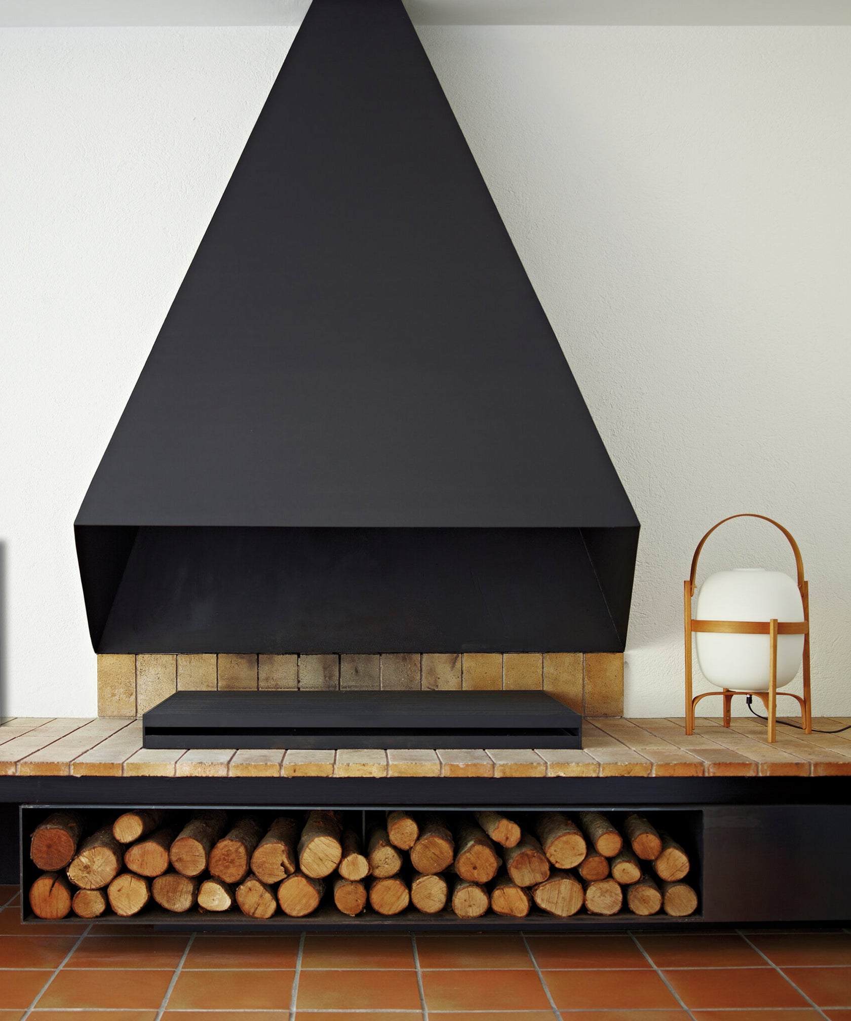 Cesta Table Lamp | Santa & Cole | Contemporary Design | TRNK