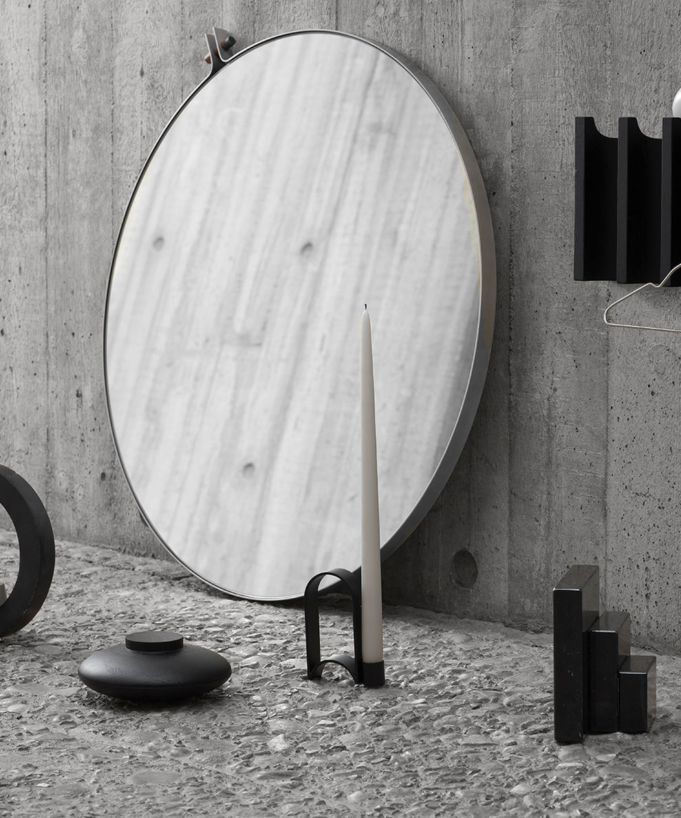 Dowel Mirror Round With Steel Frame & Walnut Plug – TRNK