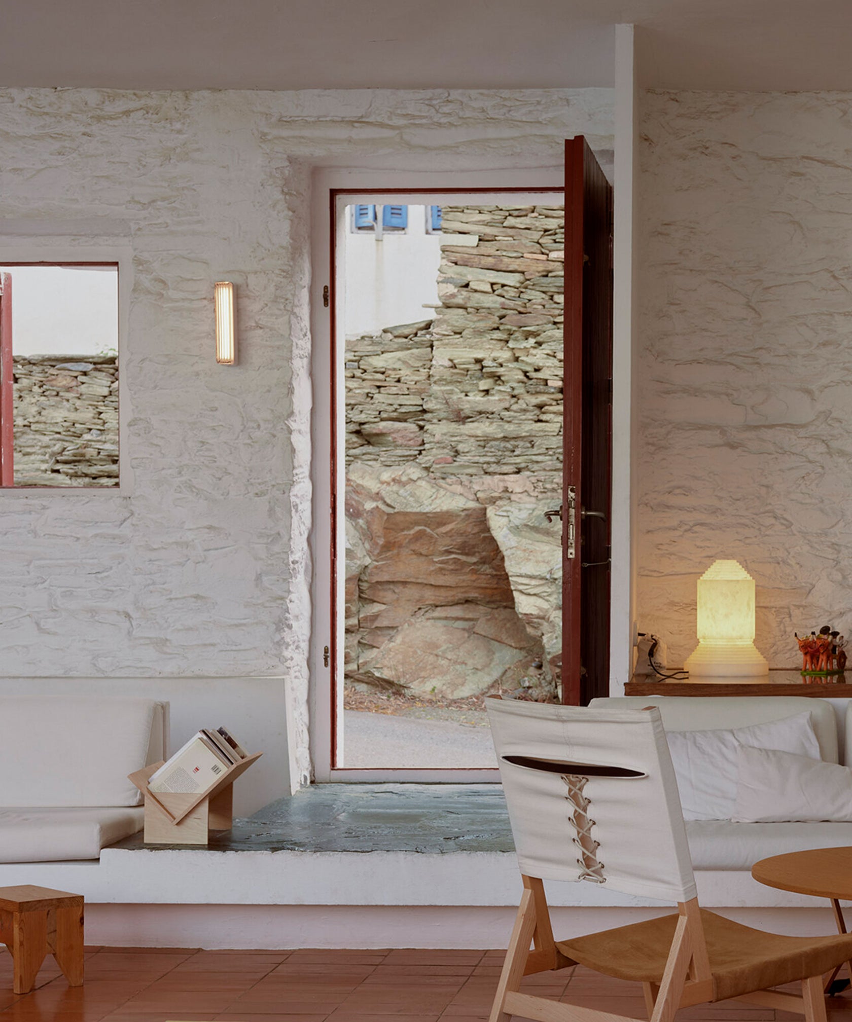 Order Estadio Singular Wall Lamp By Santa & Cole – TRNK