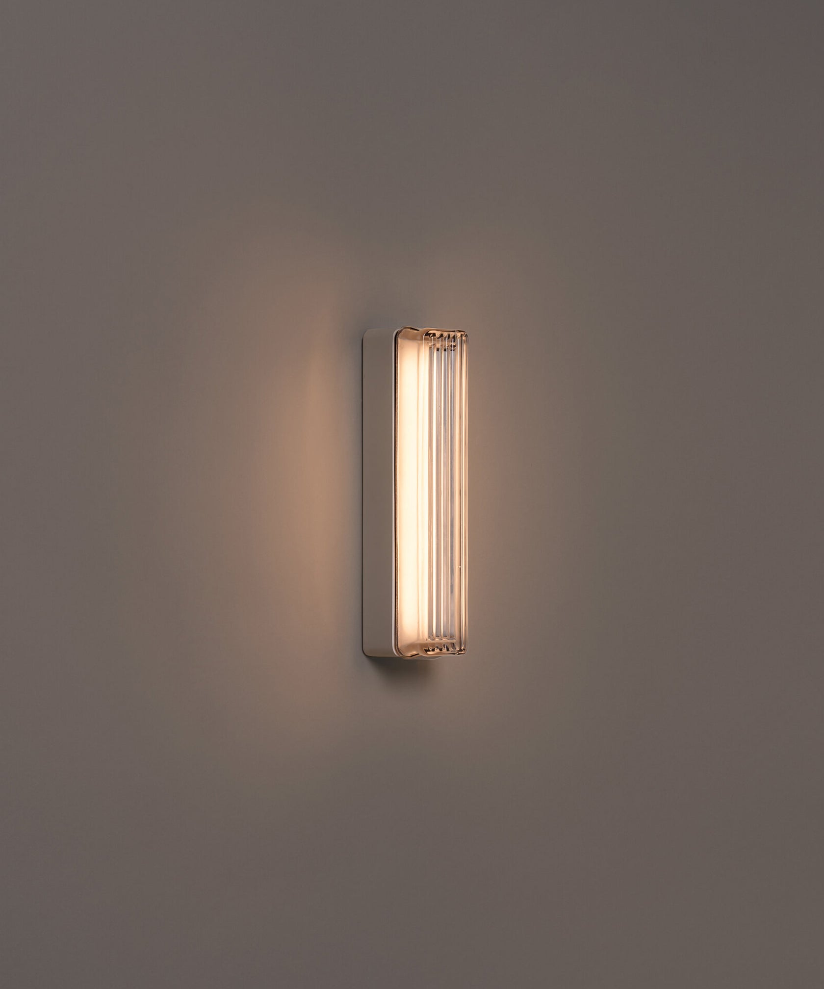 Order Estadio Singular Wall Lamp By Santa & Cole – TRNK