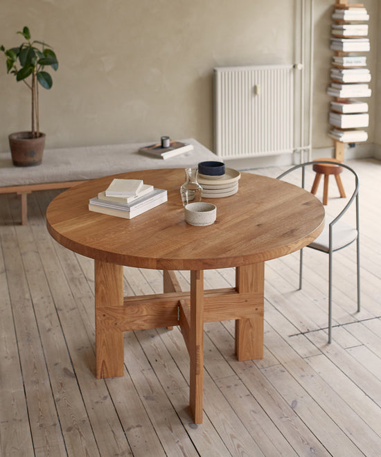 Farmhouse Round Trestle Table | Oak Table by Frama – TRNK