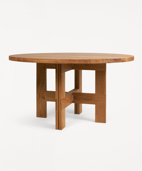 Farmhouse Round Trestle Table | Oak Table by Frama – TRNK
