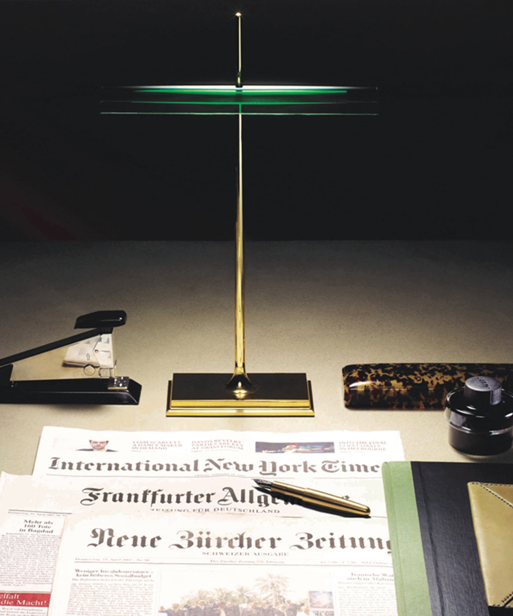 Goldman USB Table Lamp by Flos | Luxury Lighting | TRNK