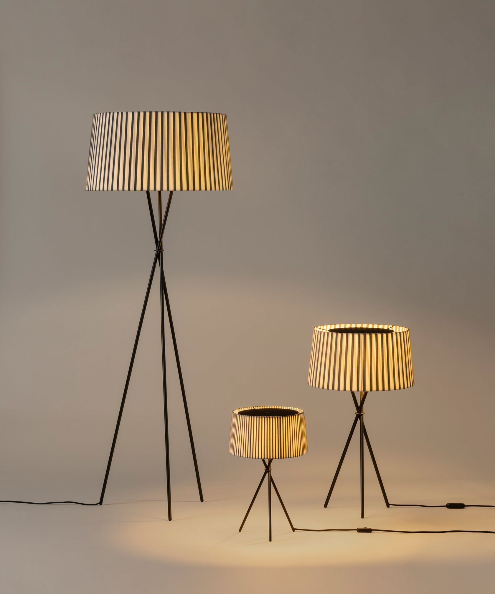 Tripode G5 Floor Lamp | Modern Lighting by Santa & Cole – TRNK