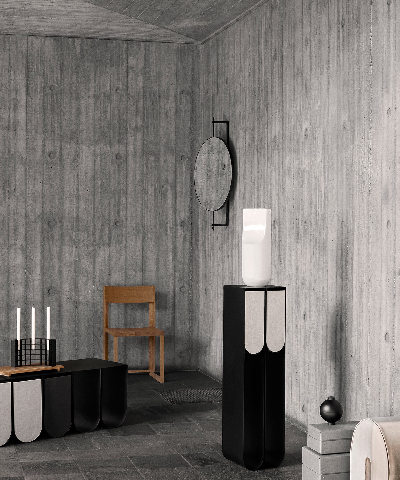 Full-Size Rotating Mirror ft. Scandinavian Design – TRNK